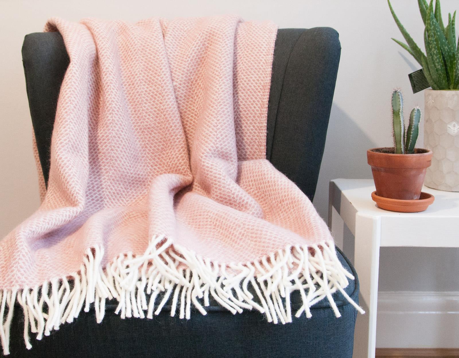 Honeycomb Pure New Wool Throw - Dusky Pink – Wool Blanket Online